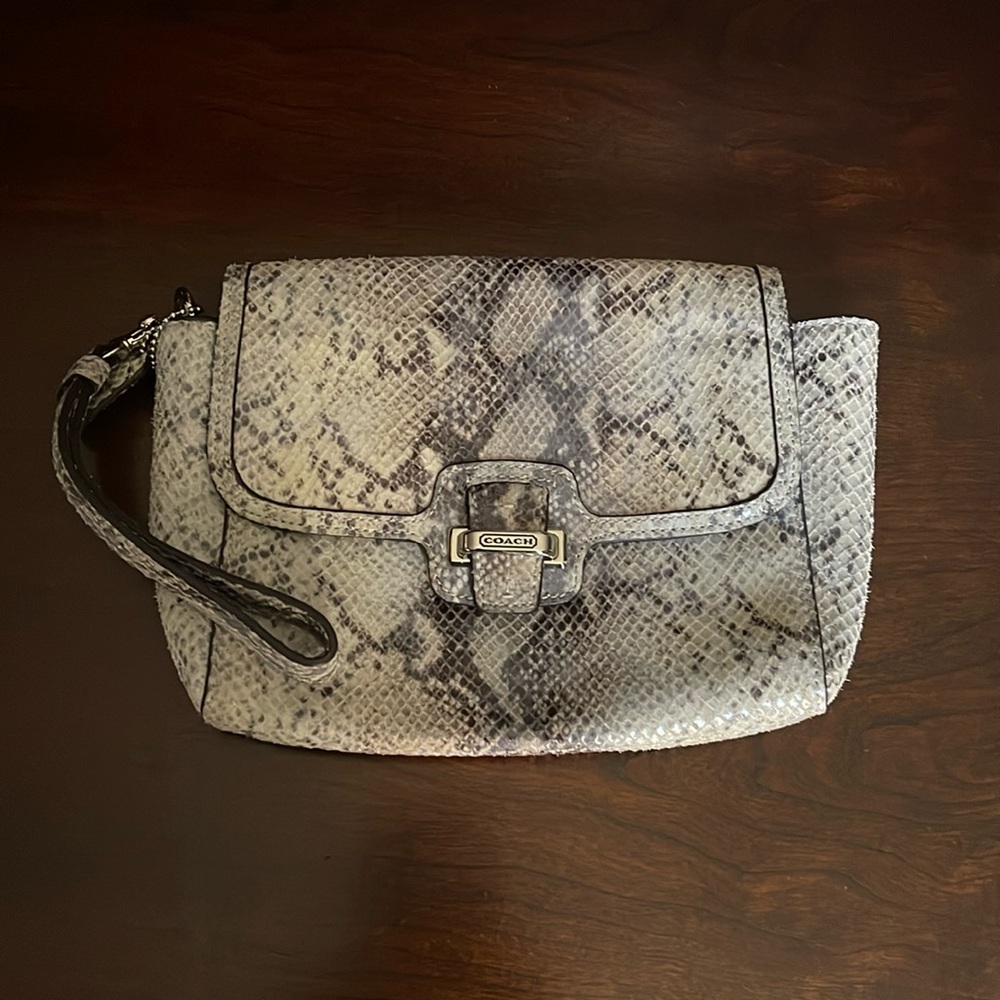 Coach Letter Wrist Bag In Snake Print - Gem